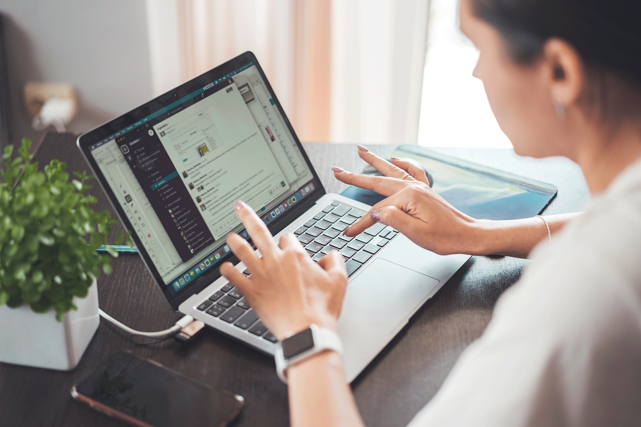 Modern Workplace : AI, omnicanalità e DEX - LineaEDP Modern Workplace : AI, omnicanalità e DEX - LineaEDP